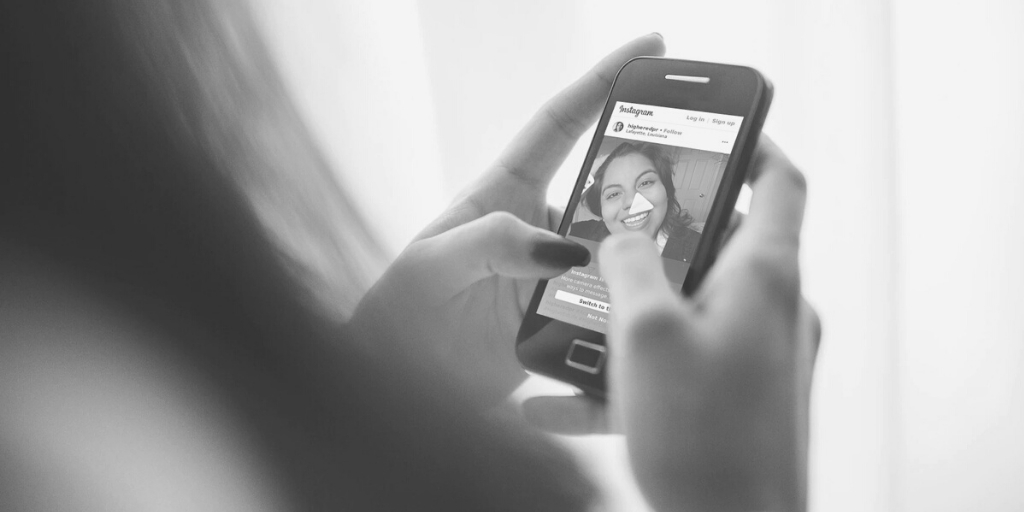 How Academics Can Use Instagram to Build Community